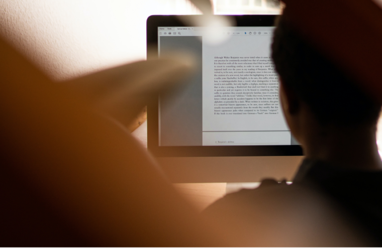 Headline Writing in Journalism: Tips for Effective Headlines